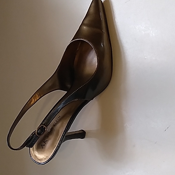 Anne Klein | Shoes | Vintage Anne Klein Gold And Black Leather Heels | Poshmark